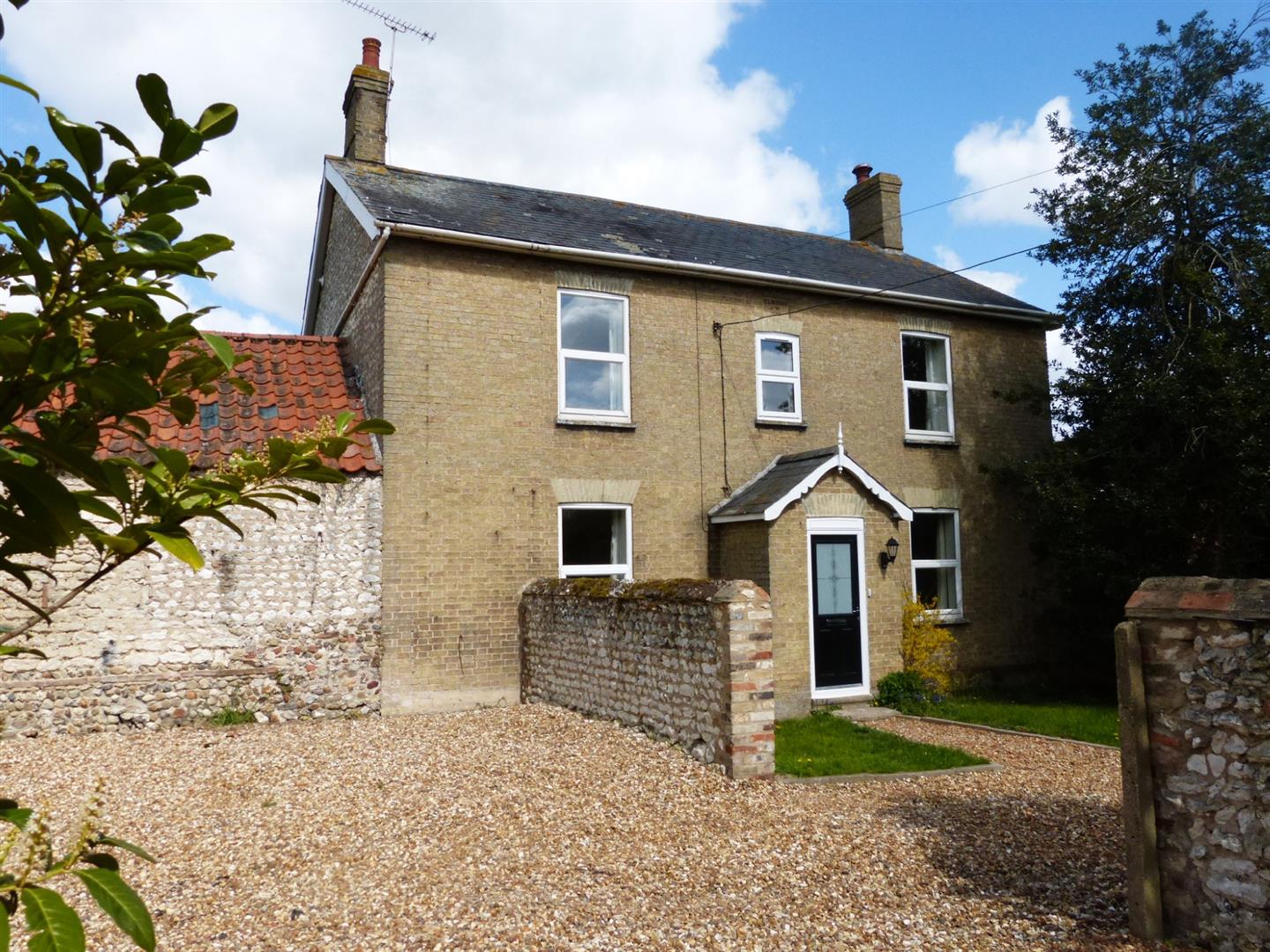 4 Bed, 1 Bath Property For Rent in Old Severalls Road, Methwold Hythe ...